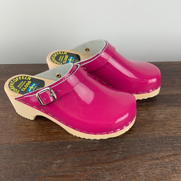 Torpatoffeln | Shoes | Torpatoffeln Swedish Patent Leather Clogs Pink ...